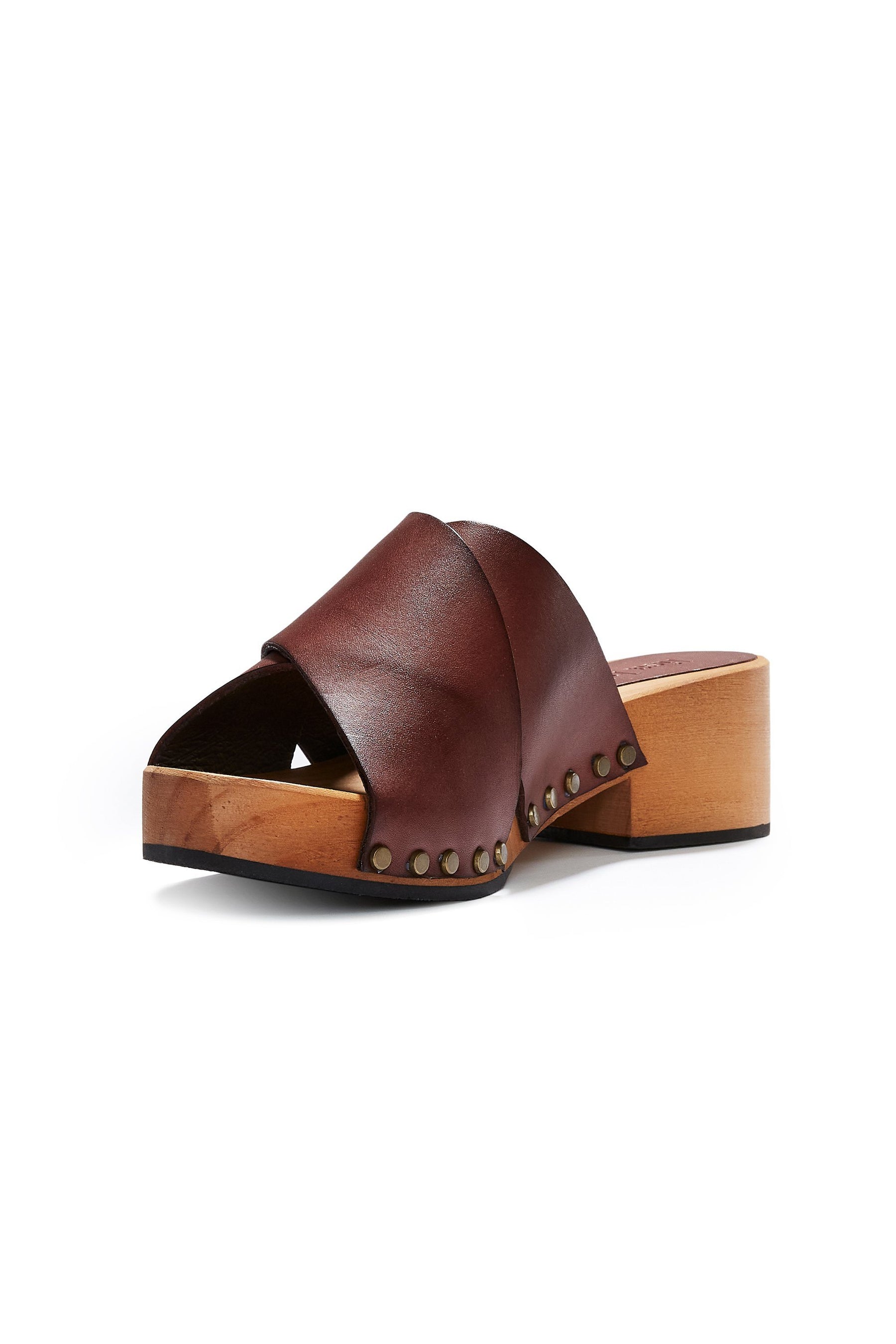 criss-cross slide clogs in acorn | lisa b.