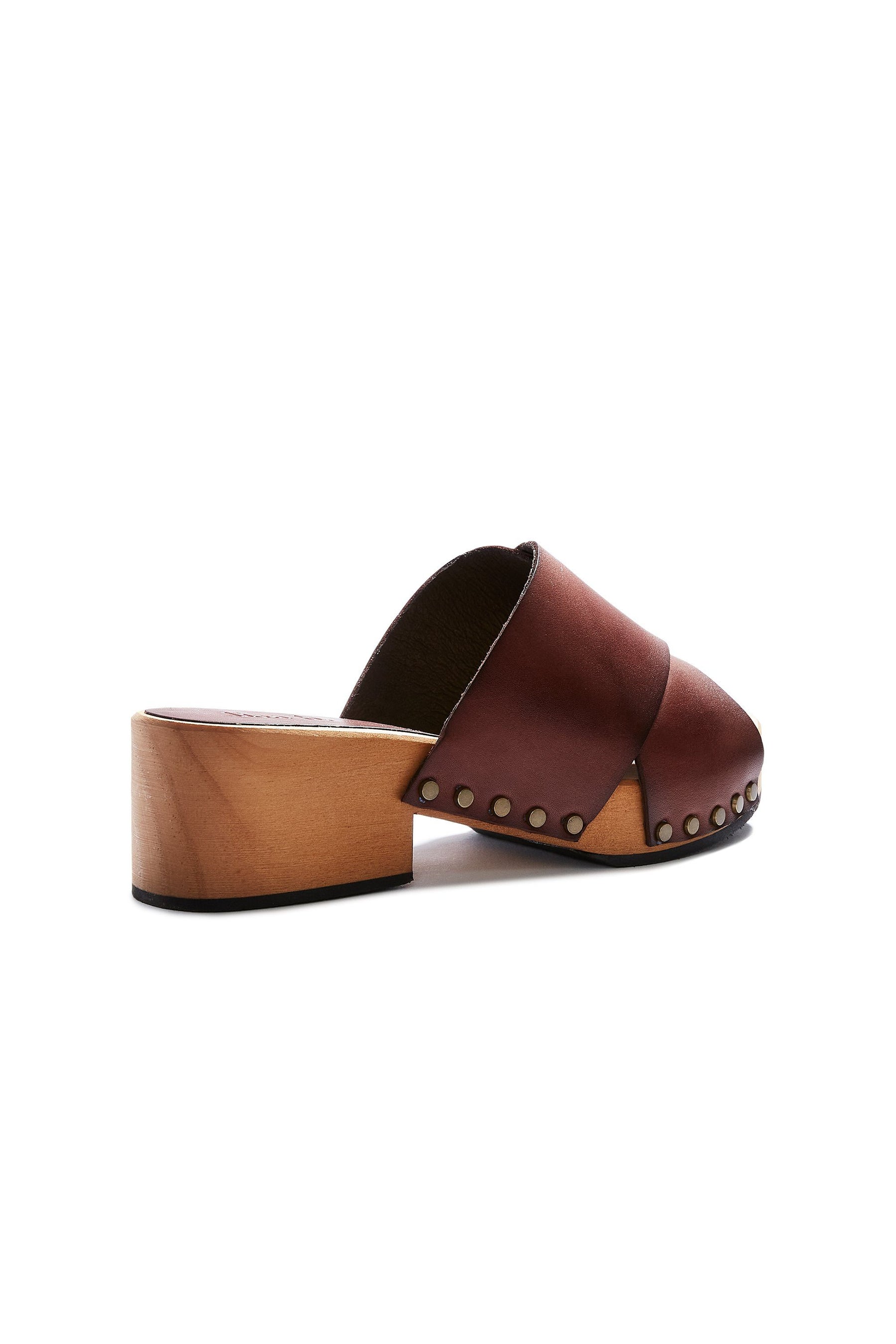 criss-cross slide clogs in acorn | lisa b.