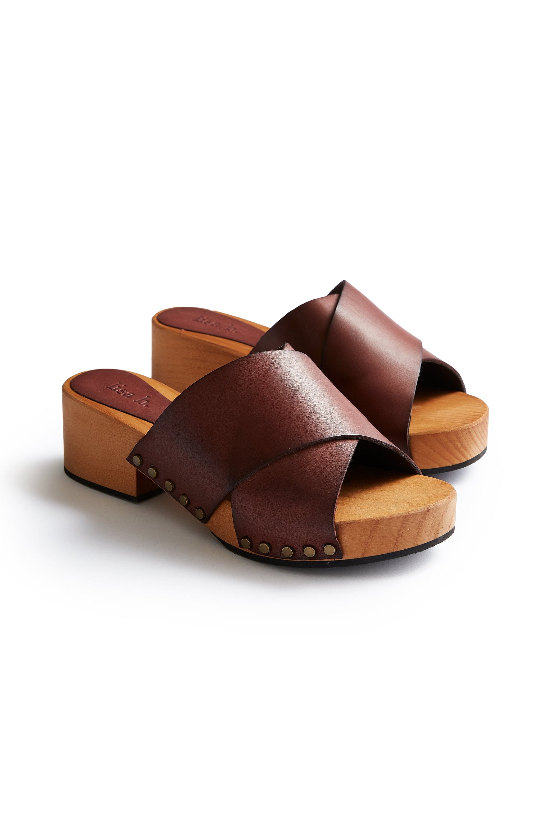 criss-cross slide clogs in acorn | lisa b.
