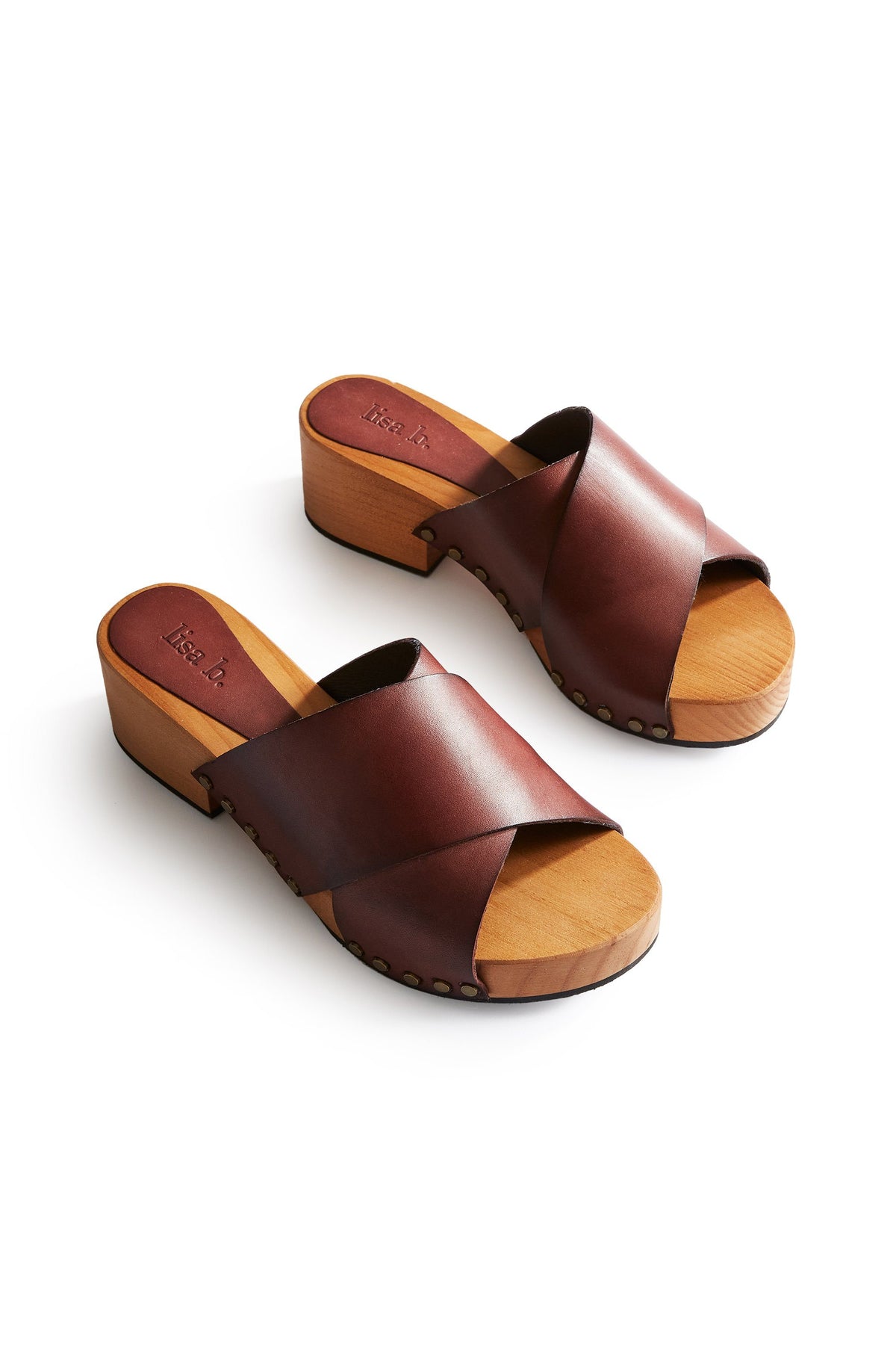 criss-cross slide clogs in acorn | lisa b.